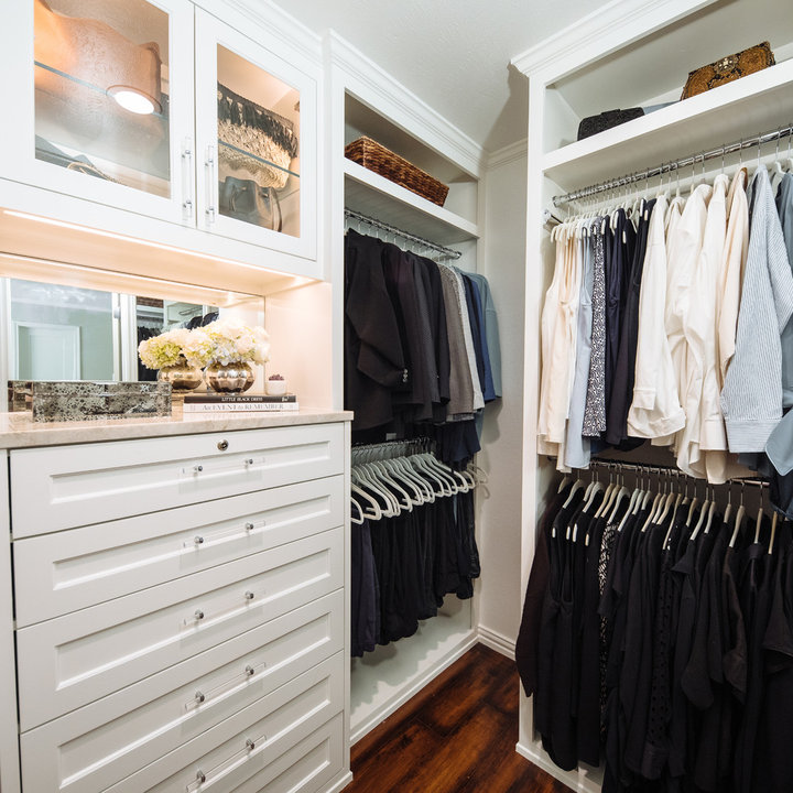 75 Beautiful Small Walk-in Wardrobe Ideas & Designs - October 2025 ...