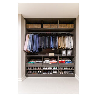Award-Winning Modern Condo Remodel - Modern - Wardrobe - Dallas - by ...