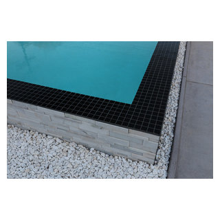 New Raised Infinity Pool - Modern - Pool - Los Angeles - by A to Z ...