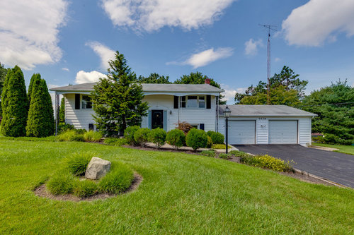 1960s "colonial" split level facade help