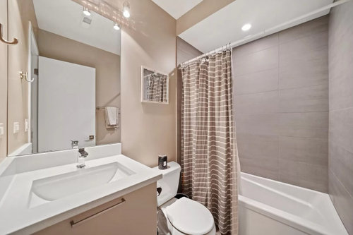 Help me decorate my bathroom