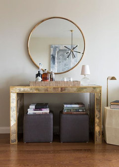 Size and placement of mirror over console table