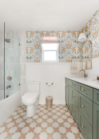 Bathroom of the Week: Storage and Style in 54 Square Feet