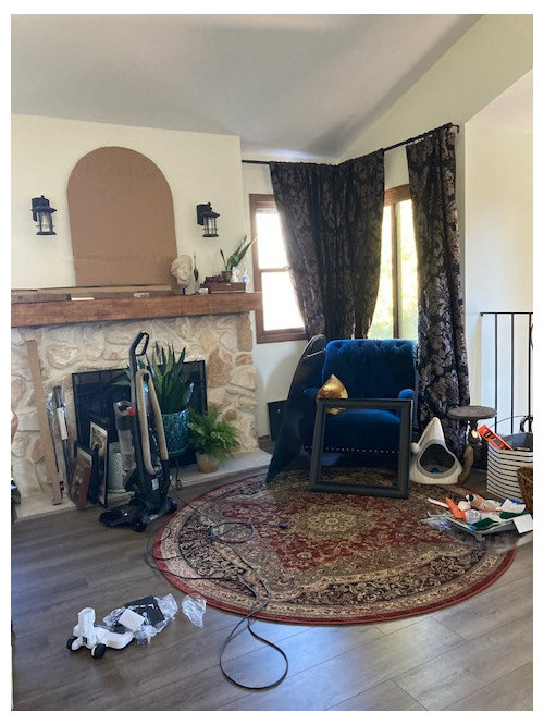 “Light Academia” dining room