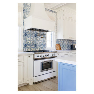 West Cottage - Beach Style - Kitchen - San Diego - by Flagg Coastal ...