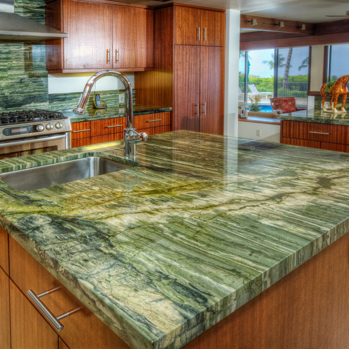 75 Beautiful Kitchen with Green Benchtop Ideas & Designs - May 2024 ...