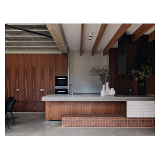 Bellows House - Midcentury - Kitchen - Sydney - by Brickworks Building ...