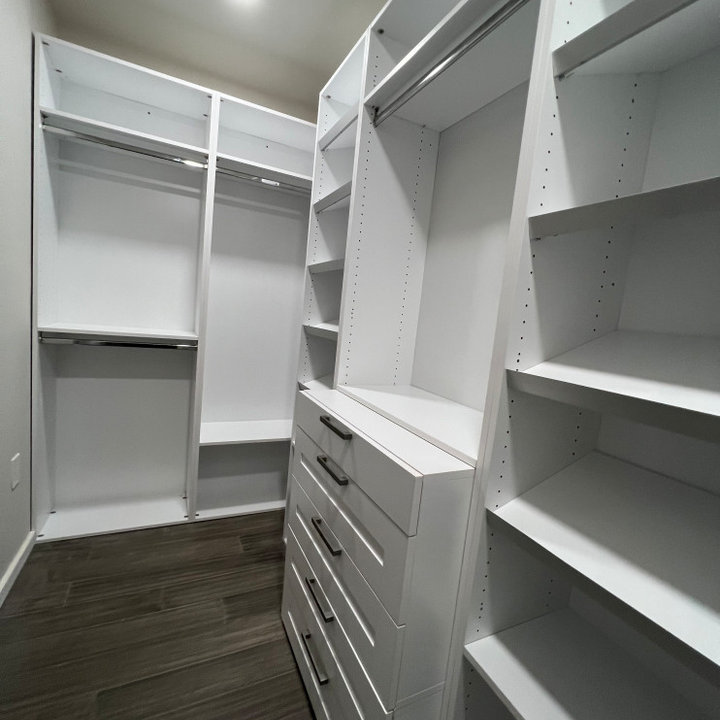 75 Beautiful Small Walk-in Wardrobe Ideas & Designs - June 2024 | Houzz AU