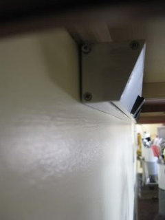 What is the best lighting for under kitchen cabinets?