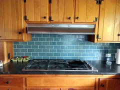 Does anyone have pics of TEC Silverado grout in their kitchen?