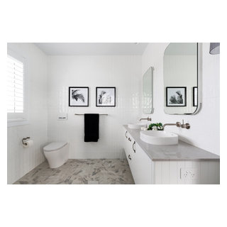 Waters Edge Custom - Beach Style - Bathroom - Sydney - by NJR Studios ...