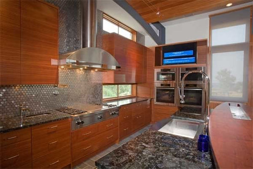 Pics of large format tile backsplashes?