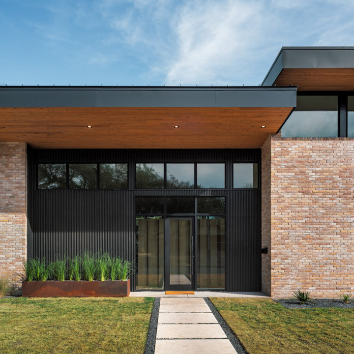 75 Beautiful Exterior with a Butterfly Roof Ideas & Designs - January ...