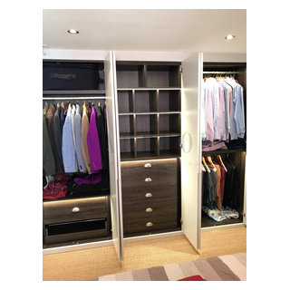 Made-to-measure modern spray painter wardrobe with routed handles ...