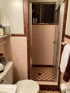 Shallow depth toilet