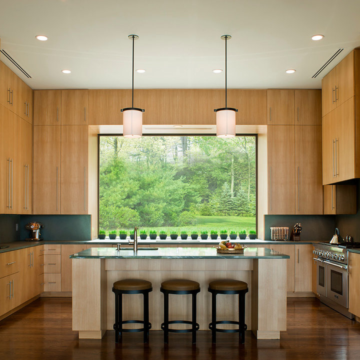 75 Beautiful Kitchen with Green Benchtop Ideas & Designs - July 2025 ...