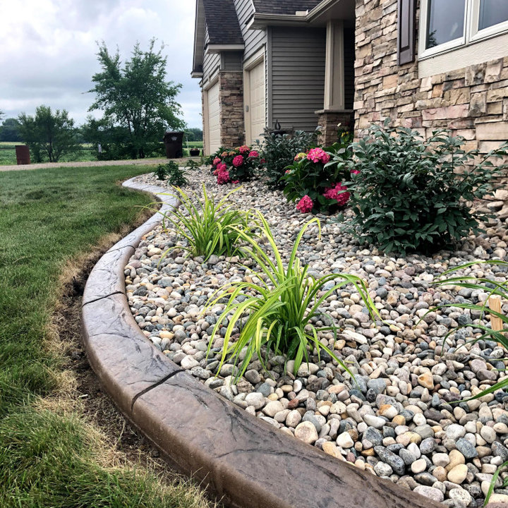 75 Front Yard River Rock Landscaping Ideas You'll Love - February, 2025 ...