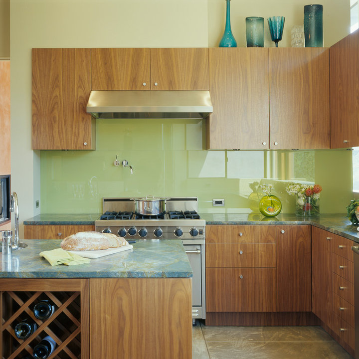 75 Beautiful Kitchen with Green Benchtop Ideas & Designs - May 2024 ...