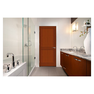 2 Panel Shaker Door - Transitional - Bathroom - Toronto - by Brenlo Ltd ...