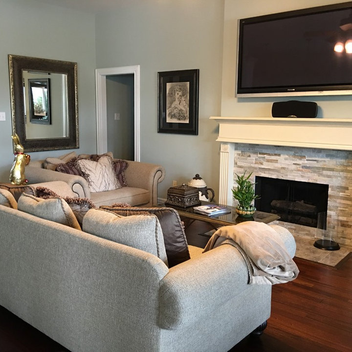 75 Living Room Library with a Wall-Mounted TV Ideas You'll Love ...
