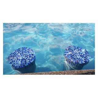 Swim up pool bar custom pool. - Baltimore - par Triton Pools of ...