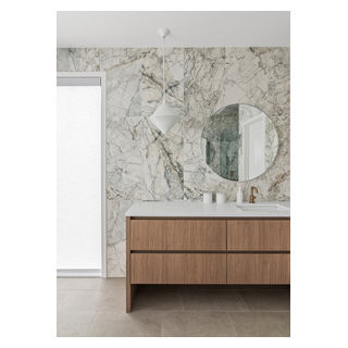 Coastal Westfield Renovation - Beach Style - Bathroom - New York - by ...