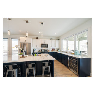 Modern Blue Lake House on Lake Chelan - Modern - Kitchen - Seattle - by ...