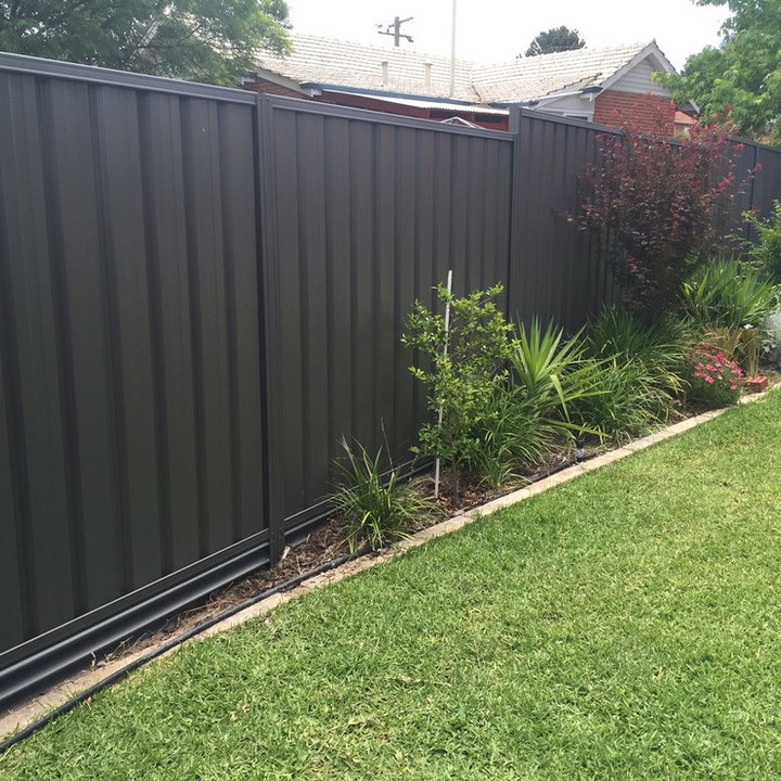 75 Beautiful Colorbond Fence Home Design Ideas & Designs | Houzz AU