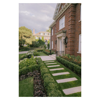 Georgian Colonial Formal Backyard Project - Hamilton - Traditional ...