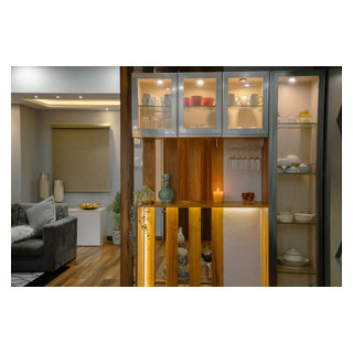 Beautiful composition of Breakfast Table on the Foyer wall ...