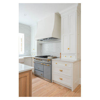 Château Charm: French-Inspired Kitchen Renovation with Plaster Hood ...