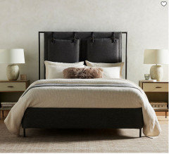 Off-centered bedroom design