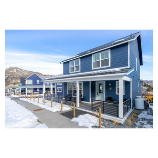 Modern Blue Lake House on Lake Chelan - Modern - Exterior - Seattle ...