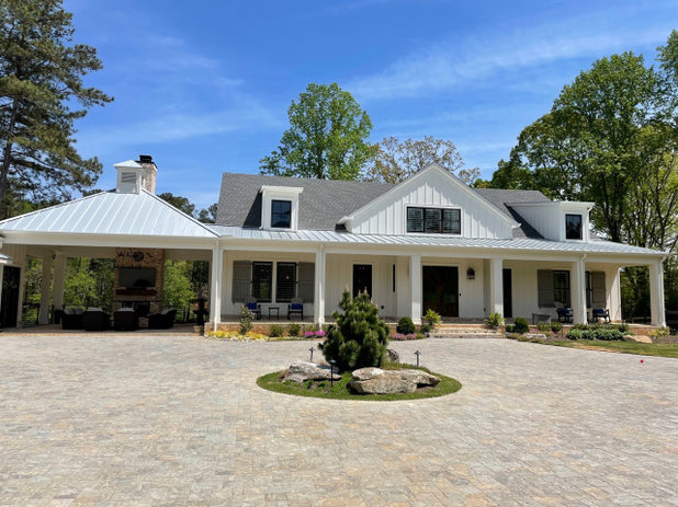 10 Welcoming Front Porches Ready for Warm Weather