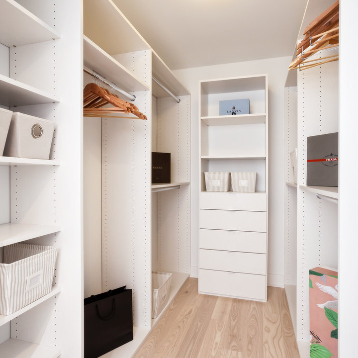 75 Beautiful Small Walk-in Wardrobe Ideas & Designs - September 2025 ...