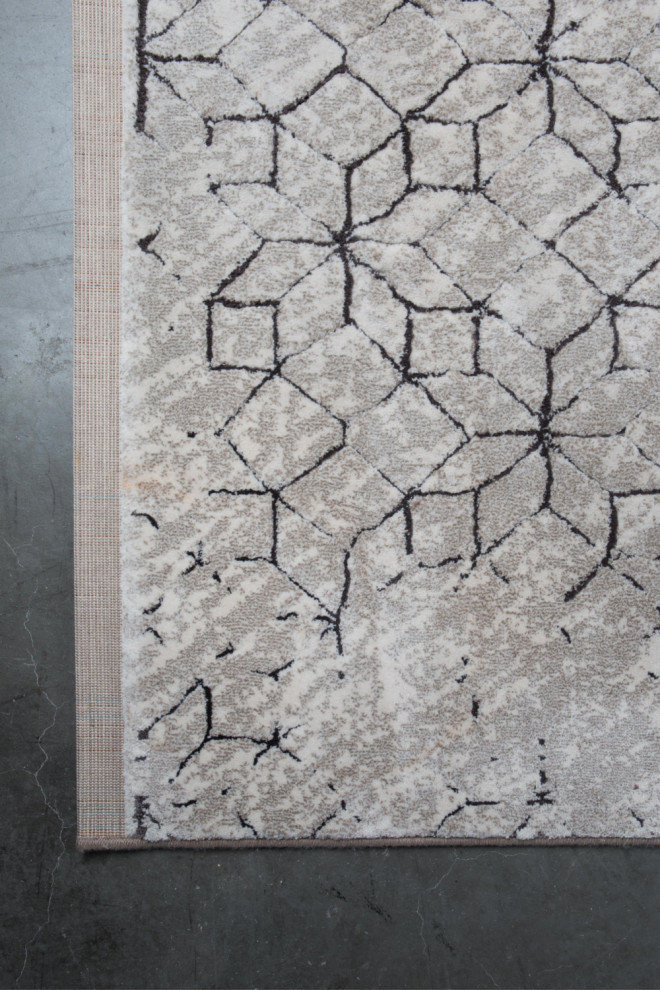Gray Geometric Pattern Carpet 5‚Äô x 7‚Äô5‚Äù | Zuiver Yenga ...