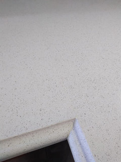 Quartz countertops - seam and corner joint/is it fixable?