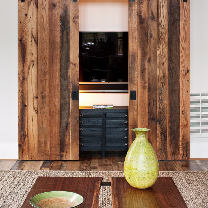75 Living Room with a Concealed TV Ideas You'll Love - June, 2026 | Houzz
