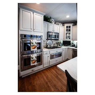 Painted Cabinetry with LaVenta Snow Drift Quartz and Travertine-Look ...