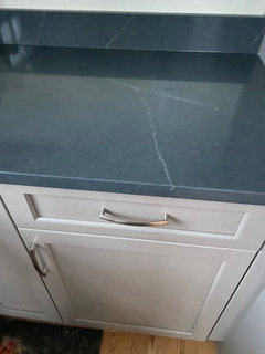 Does anyone have Aurora Suede Quartz countertops in their kitchen ...