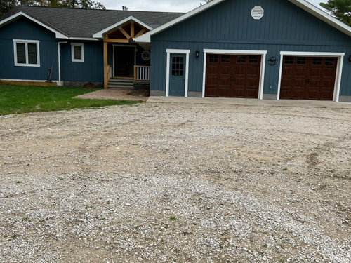 lake house front walkway design