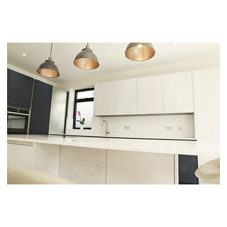 Pronorm Handless in Midnight Blue & Oxide concrete with Cimstone ...