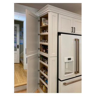 Pink Prospect Kitchen - Traditional - Kitchen - Milwaukee - by Blue Hot ...