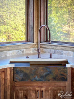 Apron sink for corner cabinet