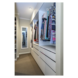 Walk In Wardrobe in Polytec Crisp Legato - Contemporary - Wardrobe ...