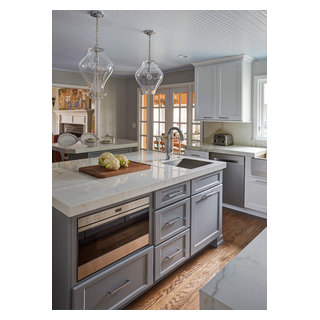 X Marks the Spot - Kitchen - Chicago - by DDK Kitchen Design Group | Houzz
