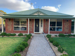 Exterior colour scheme for home with colourbond rivergum roof | Houzz AU