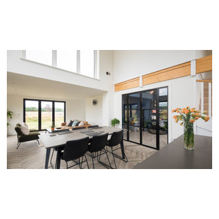 Origin’s Internal Door provided the optimal divide for the Snug area ...