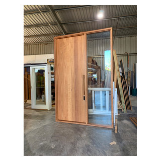 Blackbutt Entry door with custom timber handle - Contemporary - Entry ...
