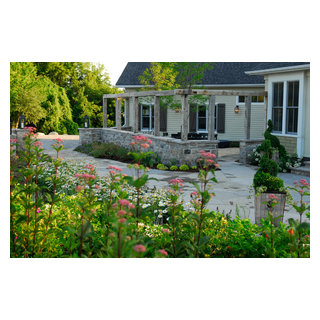 Ranch House - Traditional - Toronto - by The Landmark Group | Houzz